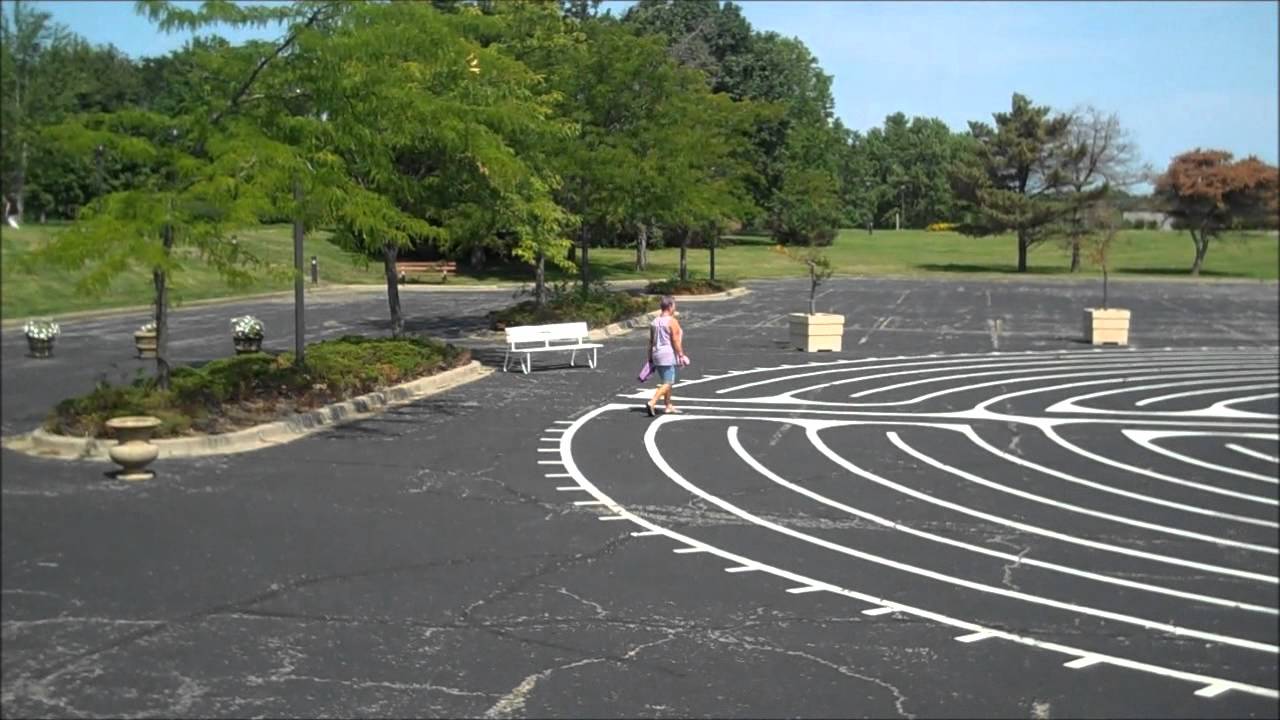 Walking the Unity Village Labyrinth - YouTube