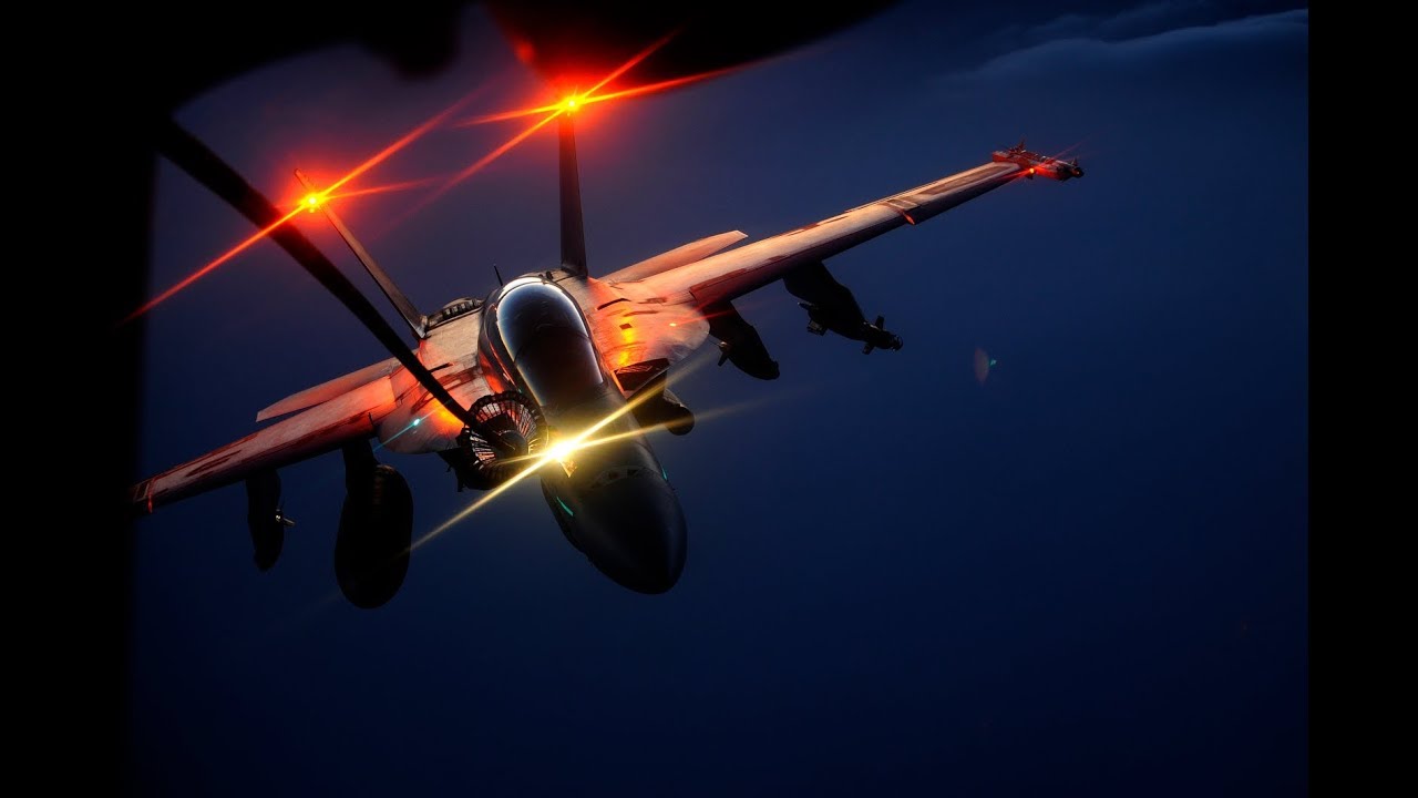 DCS SU-33 Night Mid-air refuelling - YouTube