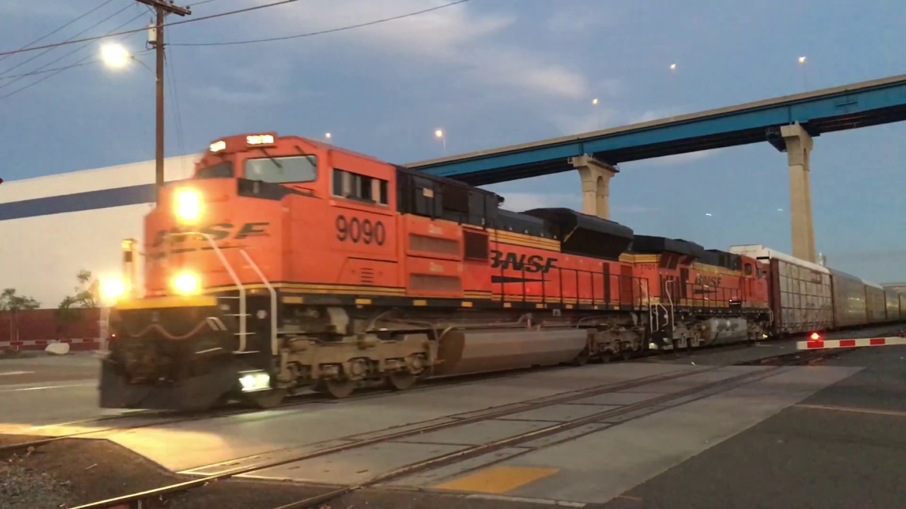 BNSF Action in San Diego, CA - YouTube