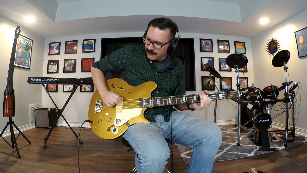 Bass Cover : Crash Kings - Dressed to the 9's - YouTube