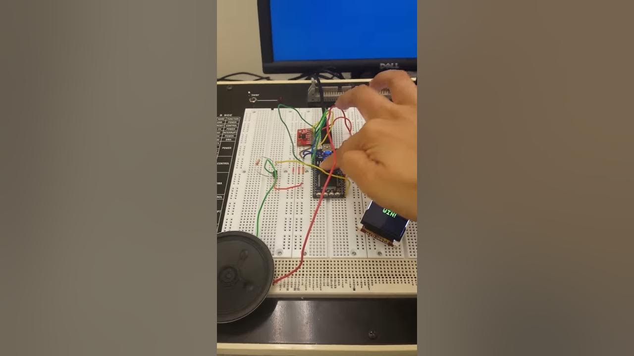 Frogger-G : An accelerometer game on MBED LPC1768 - YouTube