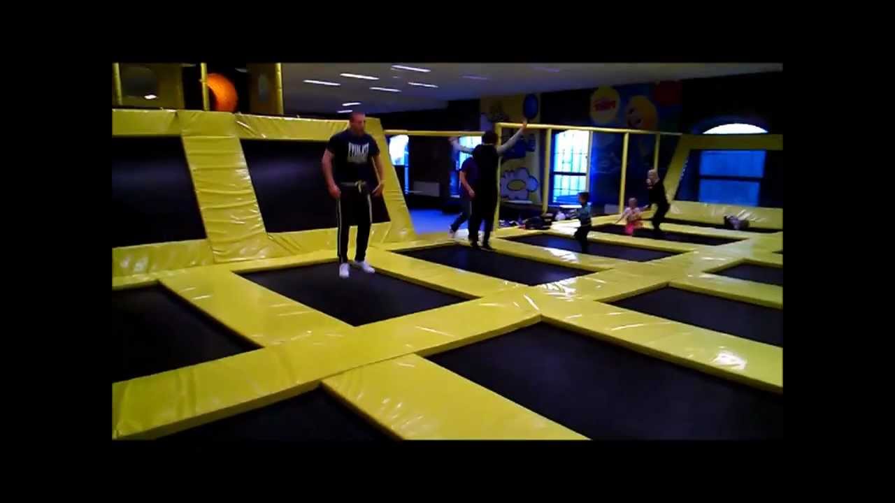Jumping on a trampoline for the first time. Funny. - YouTube
