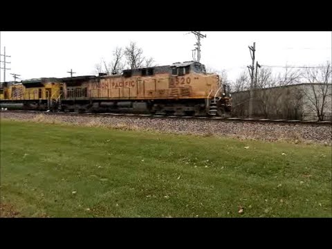 UP 6520 a C44AC leads a Z train east through Geneva IL - YouTube