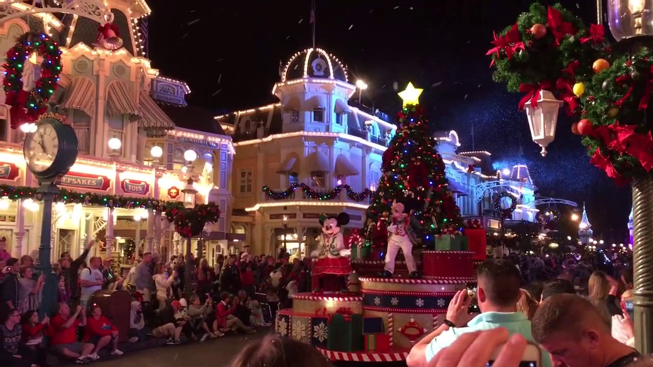 Disney World 2016 Holiday Parade - YouTube