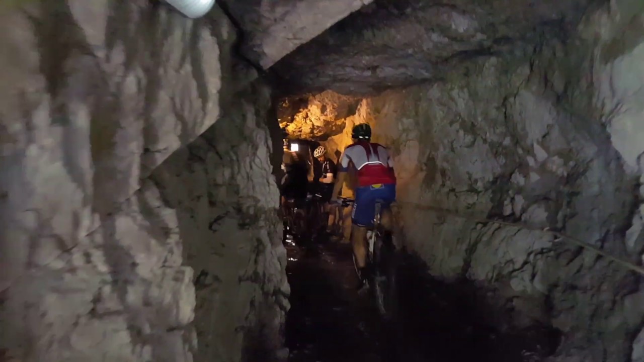 Die Ewige Wand - Bad Goisern, Salzkammergut Trophy 2017 - YouTube