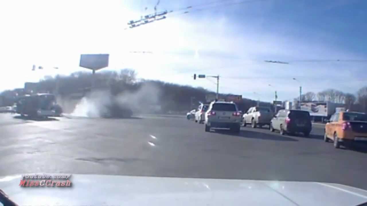 SUV and truck crash on intersection (dashcam + CCTV views) - YouTube