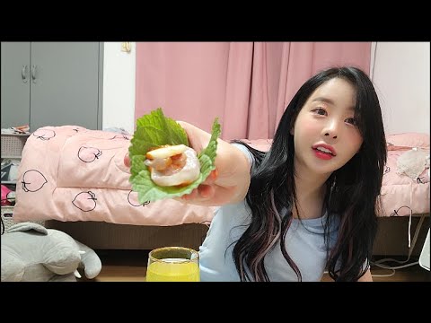 탱글탱글한 광어회와 시~원한 홍합탕