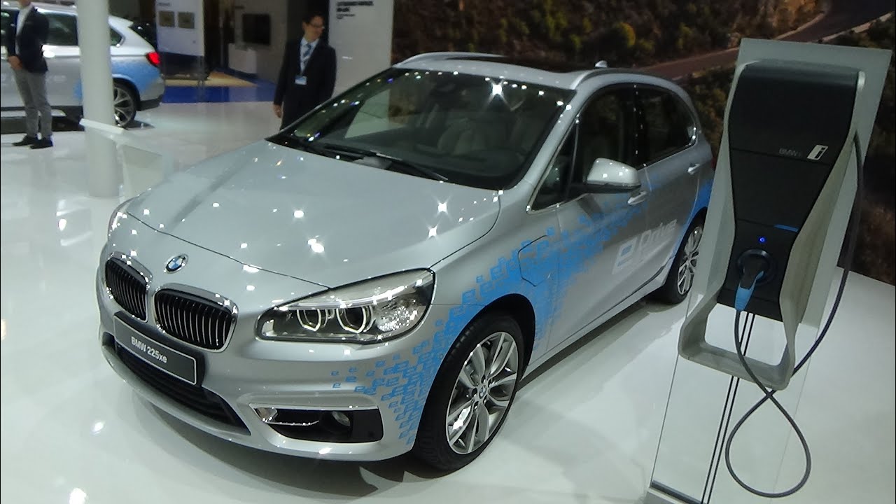 2016 - BMW 225xe - Exterior and Interior - IAA Frankfurt 2015 - YouTube