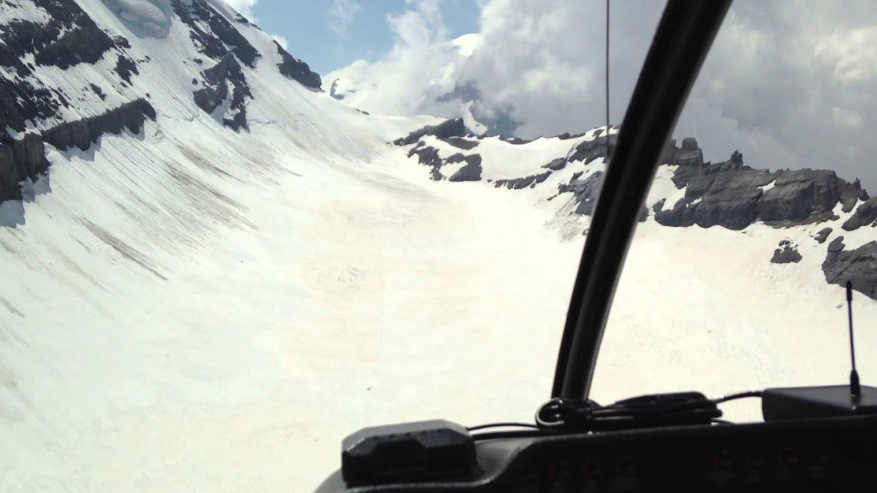 Helicopter approach and landing at Limmeren - YouTube