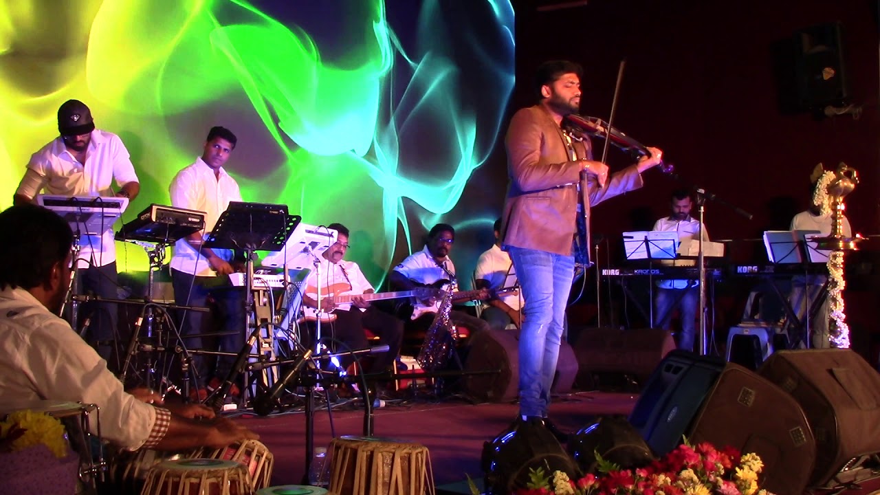 VENNILAVE .. STAR SINGER WINNER VIVEKANANDAN..2018 - YouTube