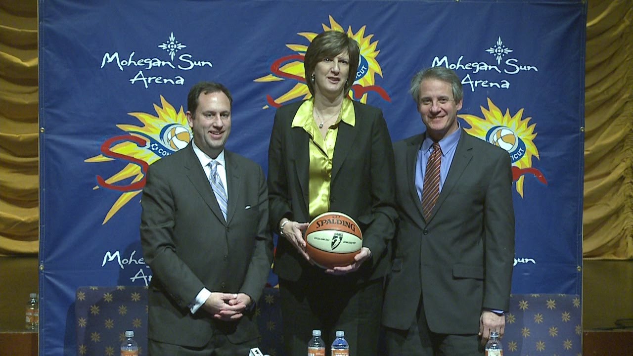 Seton Hall coach takes WNBA's Sun job - YouTube
