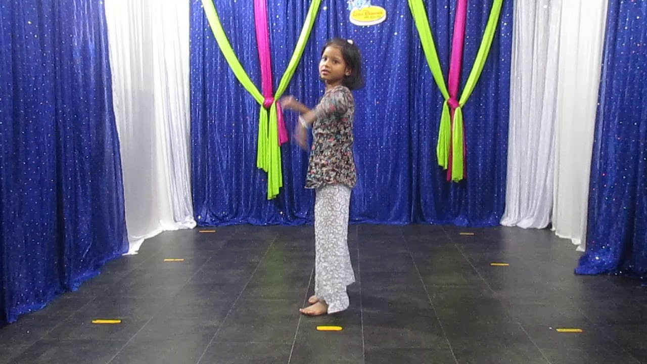 Stuti Tiwari Bhangra - YouTube