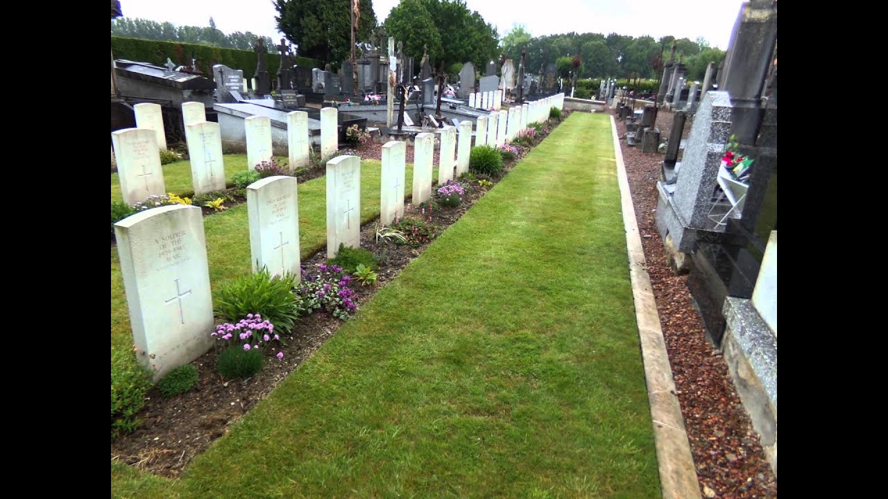Cimetière militaire de Wormhout (59) « ww2 » - YouTube