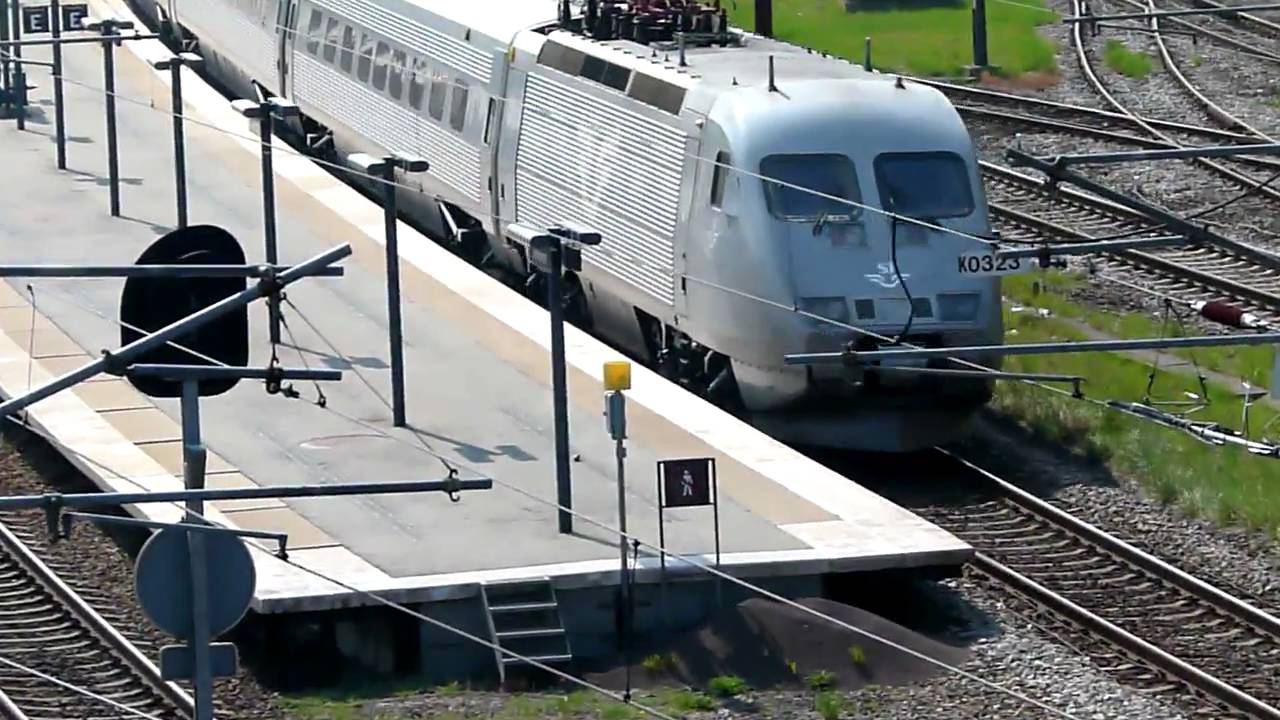 SJ X2000 ved Østerport Station 2011 - YouTube