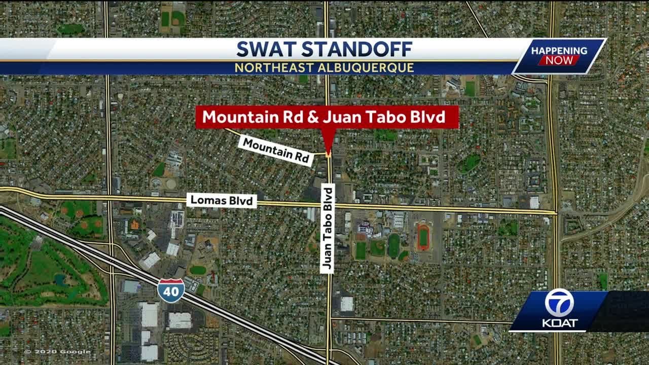 Albuquerque SWAT activated in the foothills - YouTube