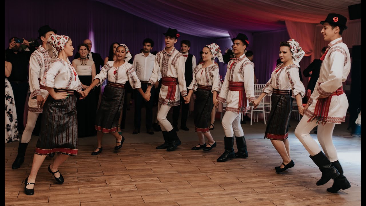 Cum sa dansezi Sarba Studentilor ? #sarbastudentilor #ofitereasca - YouTube