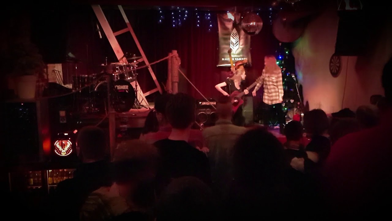 BALTOS VARNOS - YouTube