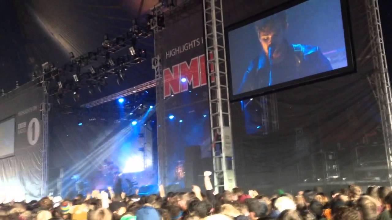 Royal Blood - Come On Over (Leeds Festival 2014) - YouTube