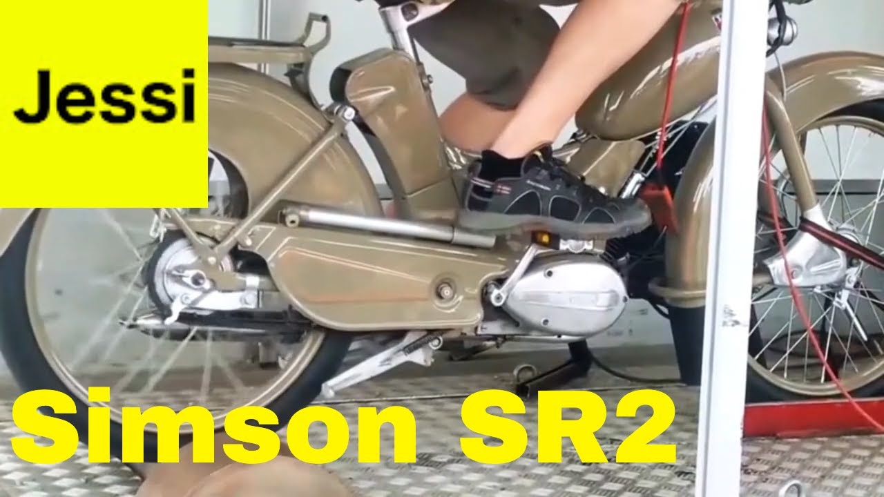 Simson SR2 2-Stroke Sound on the Roll: Classic DDR Moped Experience ...