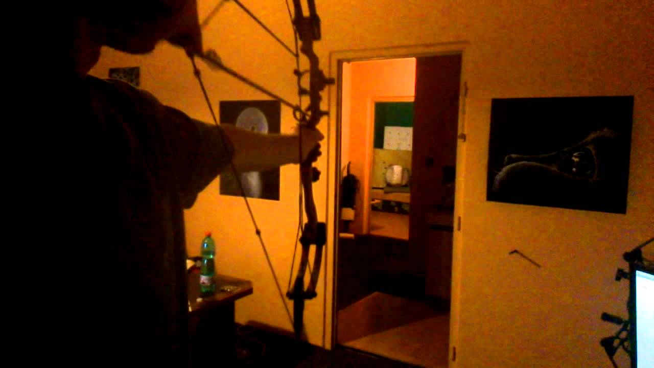 compound bow chaser III first shot 9,5m - YouTube