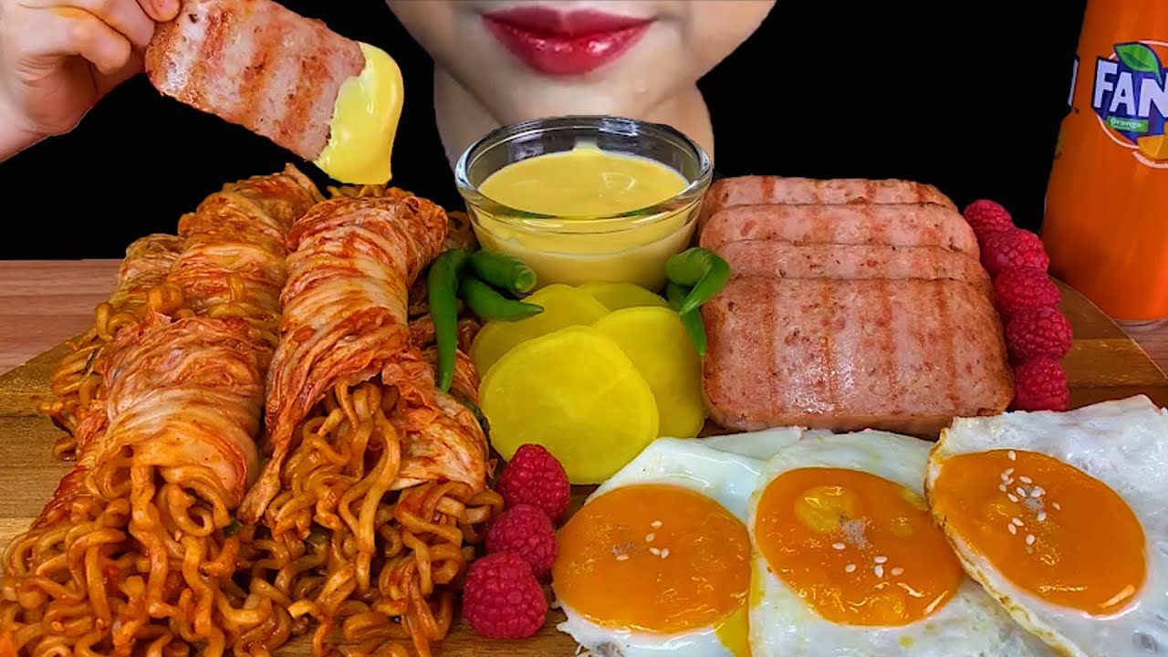 MUKBANG EATING||KIMCHI WRAPPED SPICY NOODLES, EGGS, SPAM - YouTube