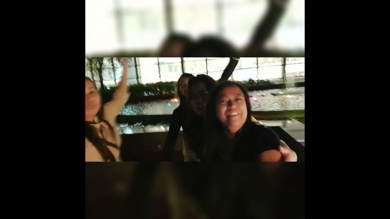 FELIZ NAVIDAD TO THESE BEAUTIFUL LADY BEHIND....SUPER GULO NYO HAHAHA ...