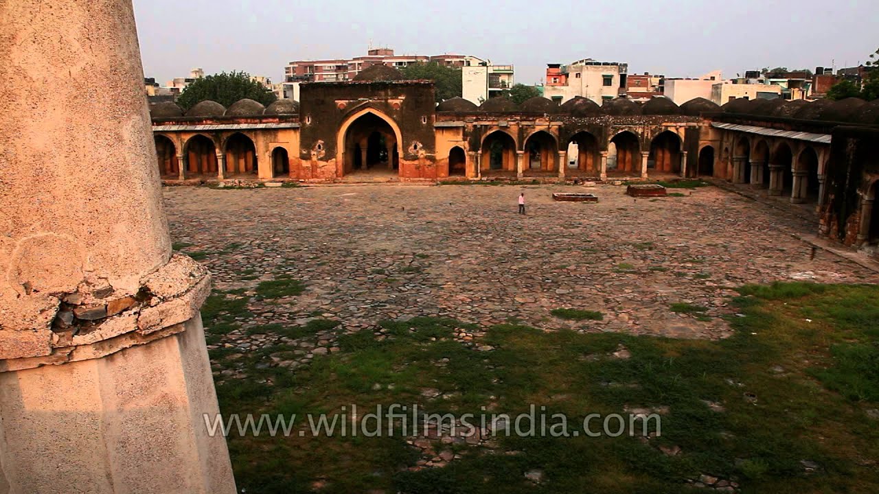 The vast central courtyard of Begampur mosque, Delhi - YouTube