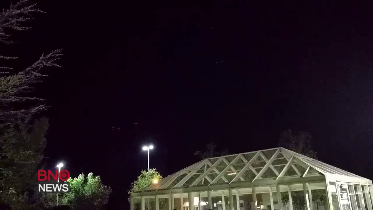 Meteor or space debris breaks up over United States - YouTube