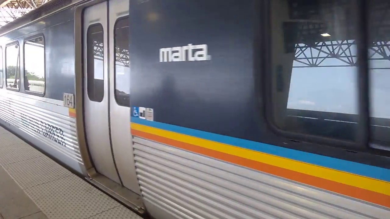 Marta Train Entering West End (Red Line) - YouTube