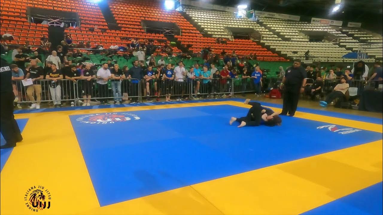 Italian BJJ Open 2023 - finale femminile blu adult pesi piuma - Fatima Borba vs Valentina ...
