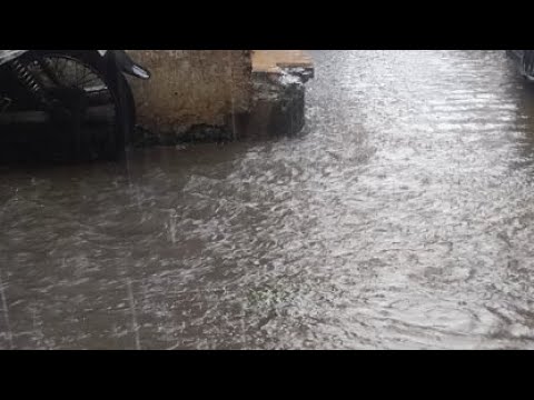 LIVE HUJAN - YouTube