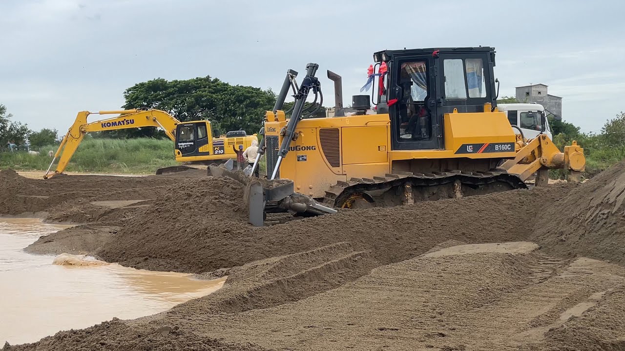 Incredible Sand filling Machinery operator Bulldozer and Dump truck ...