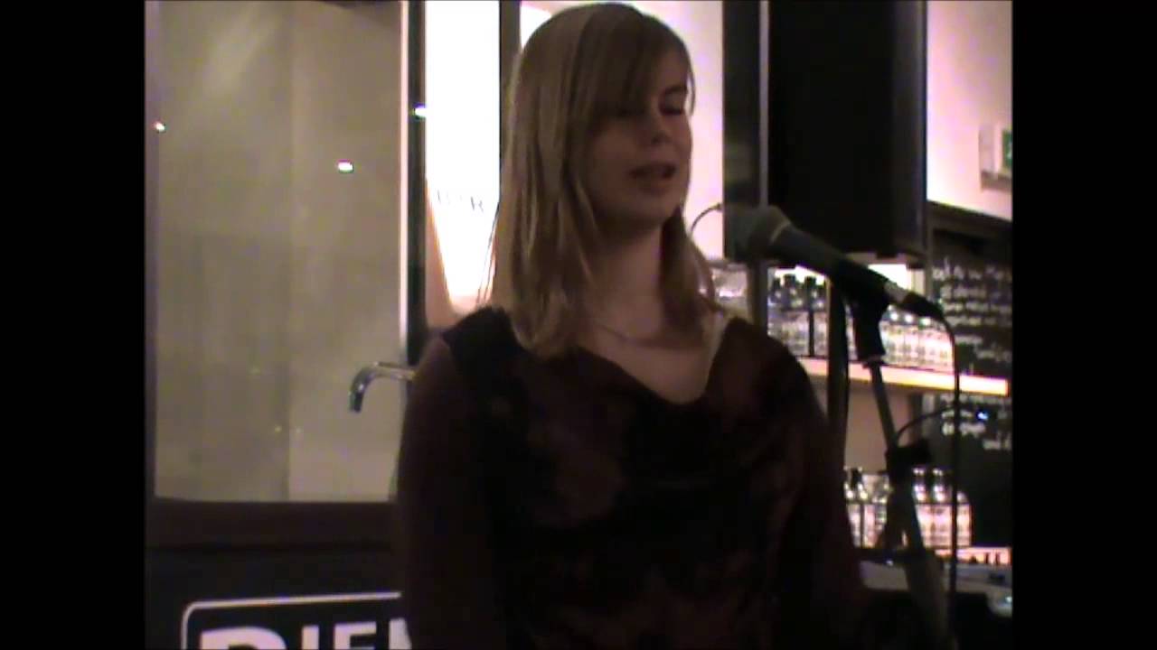 Anne Pennock @ Dichter bij de Bar - YouTube