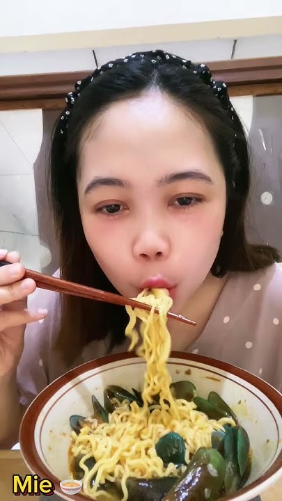 Hujan hujan emang paling pas makan mie pedas !!! #mie #miekuahpedas #miepedas #seafood # ...