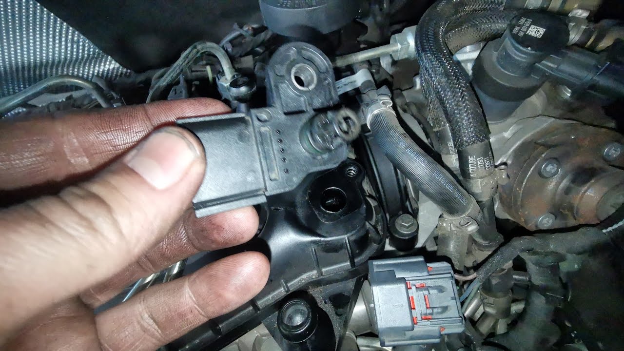 cleaning pressure sensor Volvo map sensor D4 D5 diesel - YouTube