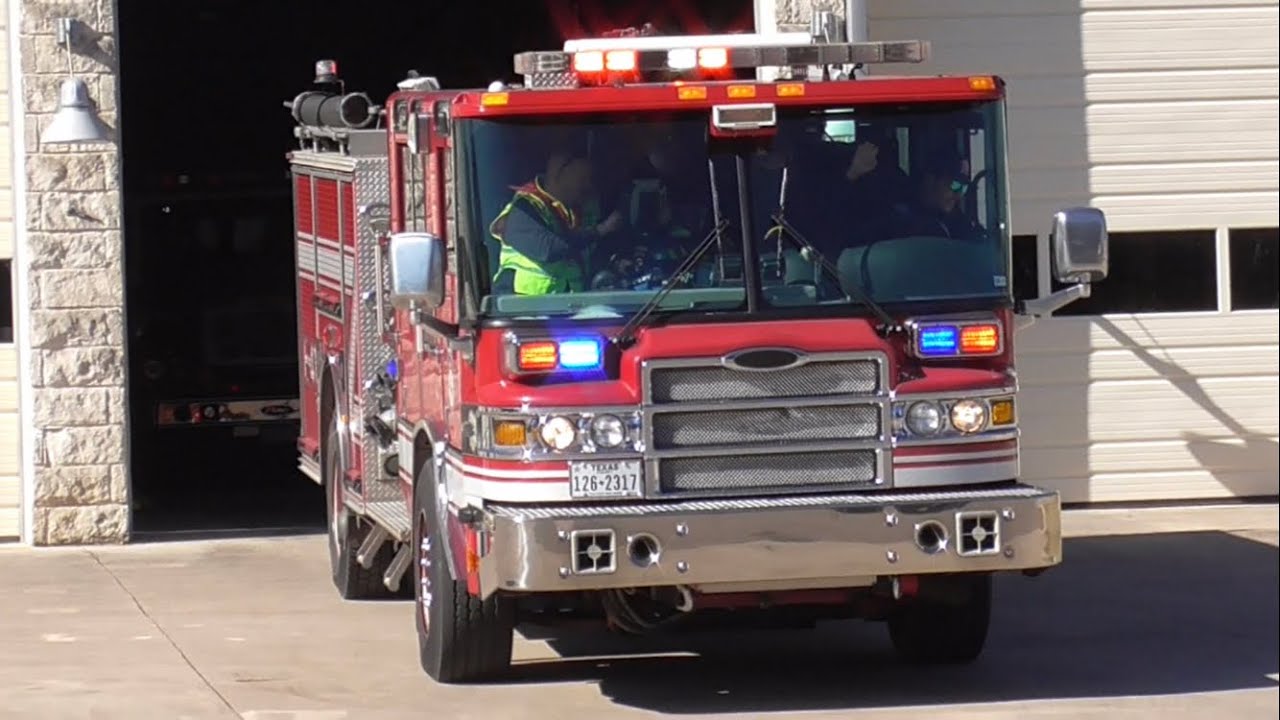 Boerne Fire Department Engine 41 Responding - YouTube