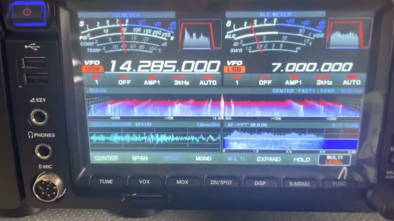 Yaesu FTDX-101MP - YouTube