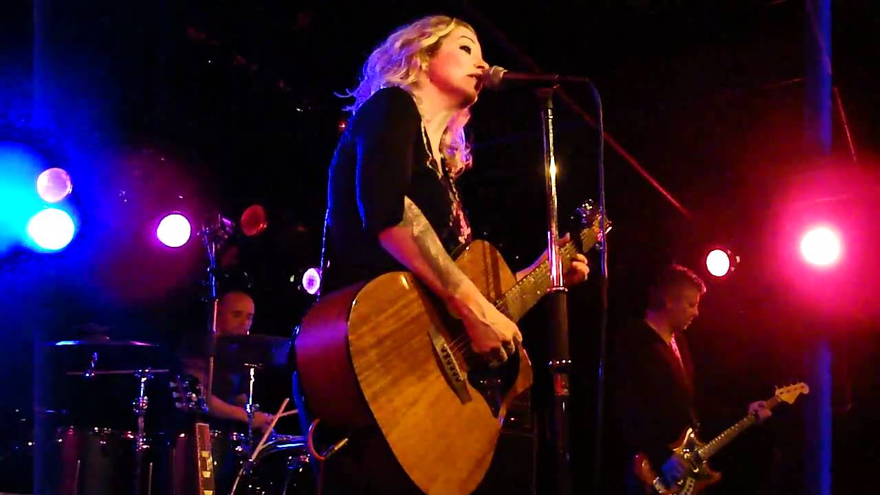 Anneke van Giersbergen & Agua de Annique - Beautiful one - Deventer 06 ...