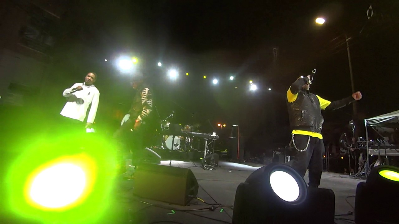 Rodney-O & Joe Cooley - Everlasting Bass Live @ Night On Broadway - YouTube