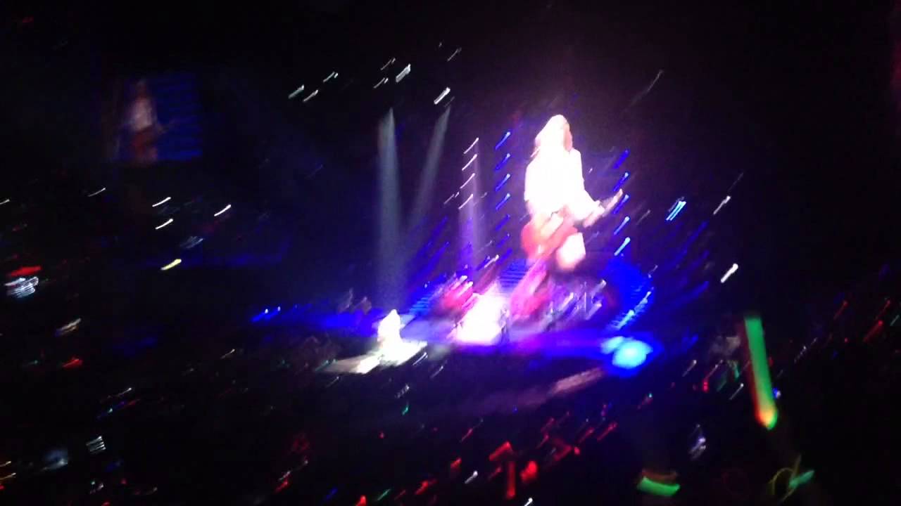 Taylor Swift Red Live Red Tour 2/2/14 - YouTube