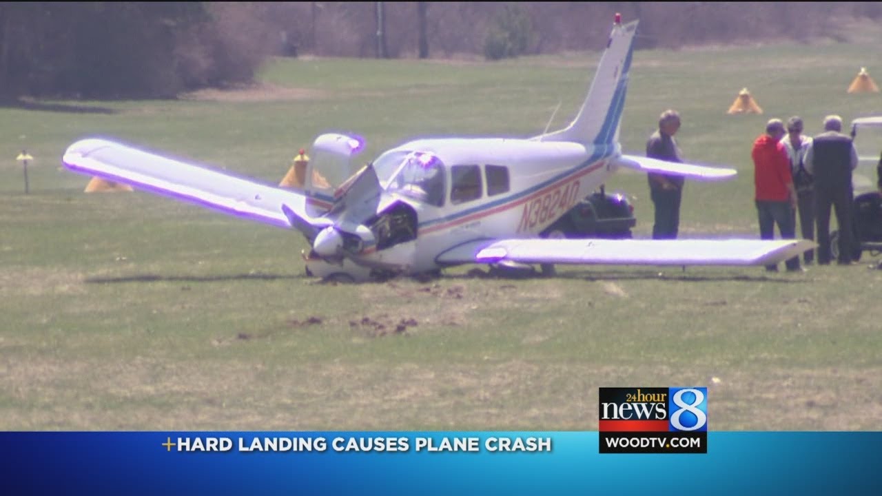 Hard landing causes plane to crash into ground - YouTube