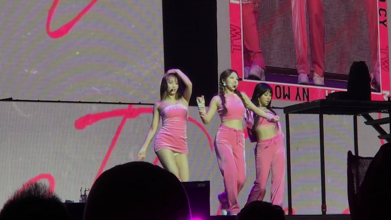 HELLO - Nayeon, Momo, Chaeyoung Twice 4th World Tour in Atlanta 220224 ...