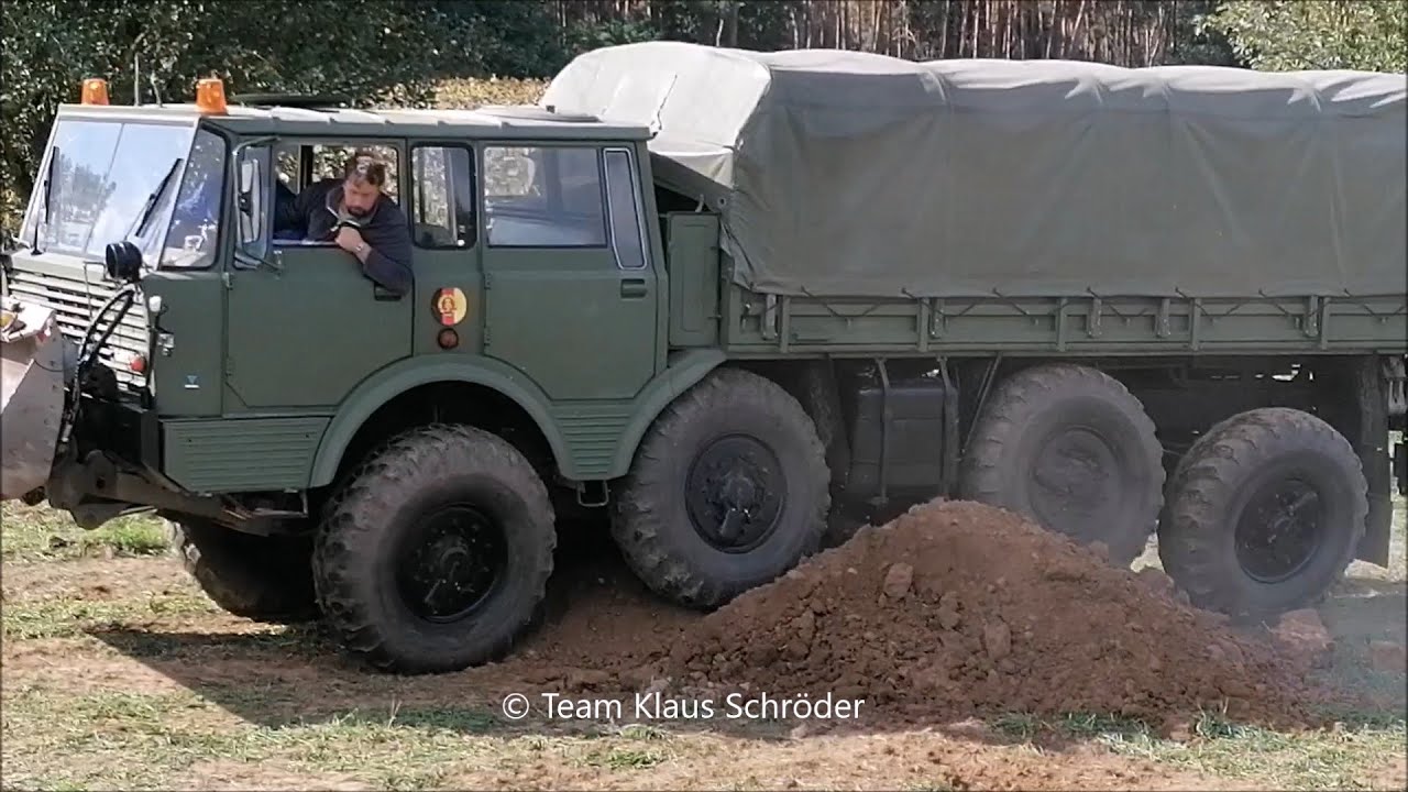 Tatra 813 im Gelände - YouTube