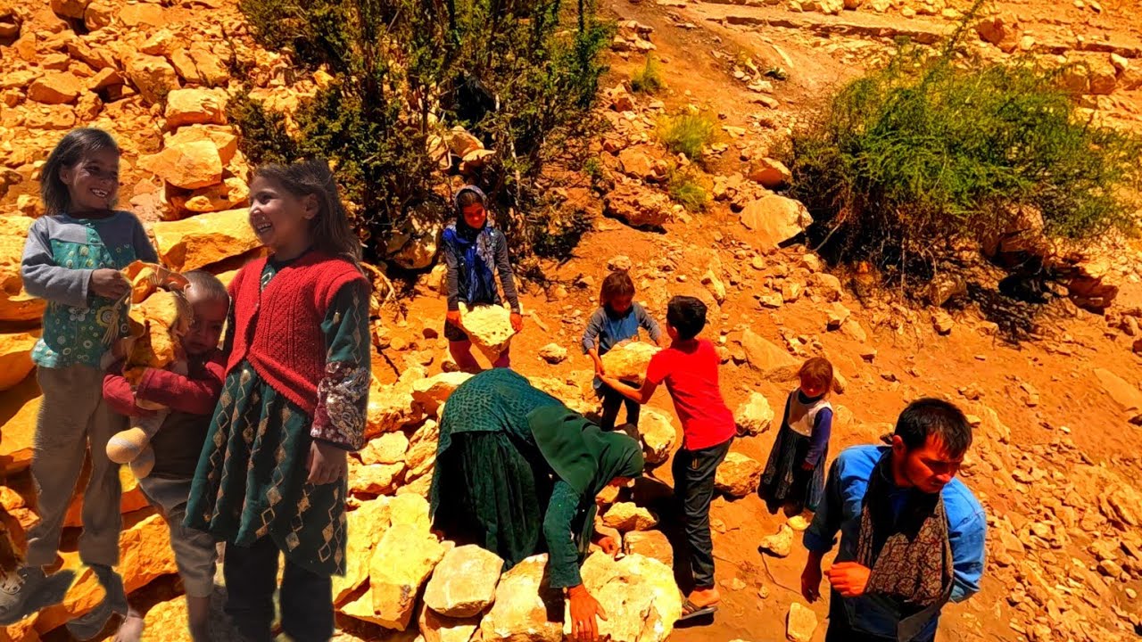 Nomadic woman:The power of nomadic children and grandmother in building ...