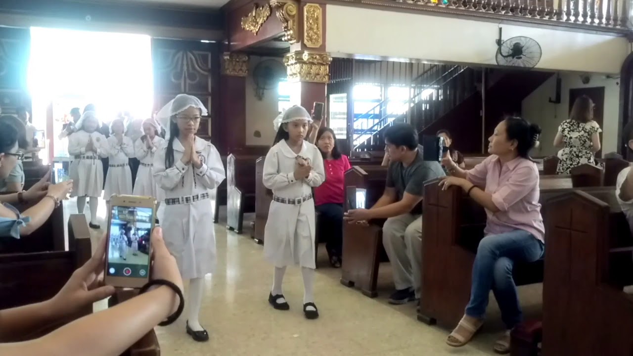 Ate's First Holy Communion.. Procession! - YouTube