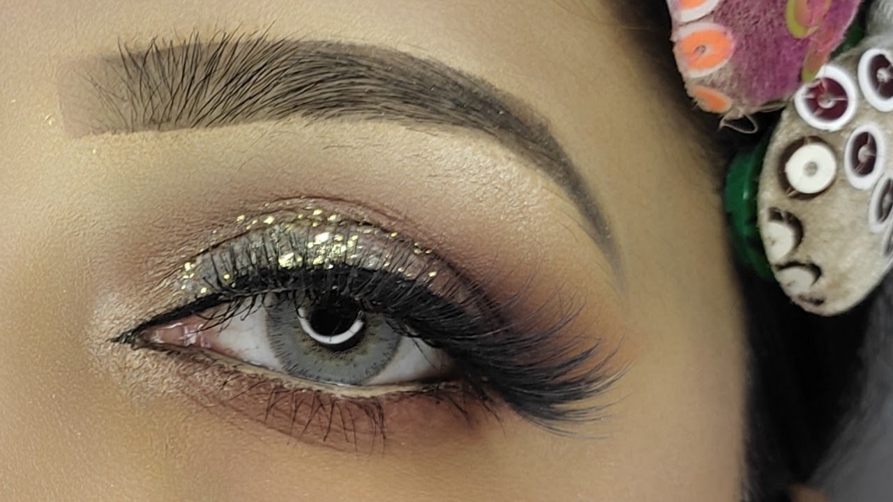 Eye Makeup Tutorial // Simple Eye Makeup - YouTube