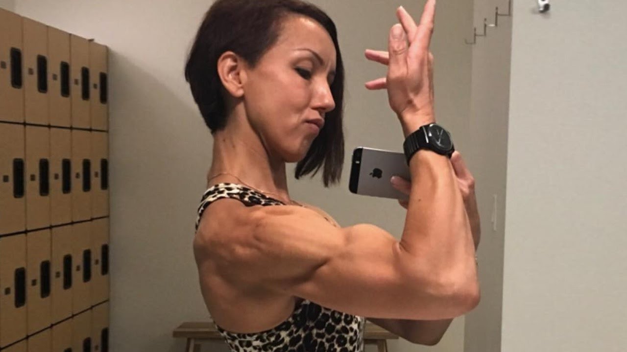 Muscle woman Lise Ha Pham - YouTube