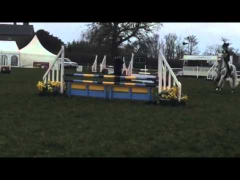 Daisy Minter (Another Island) Swalcliffe 2016 - YouTube