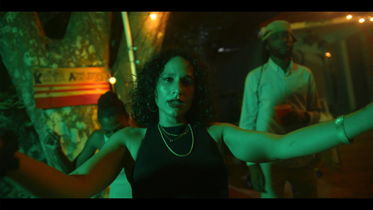 Sarah Couch - Flexin' (Official Music Video) - YouTube