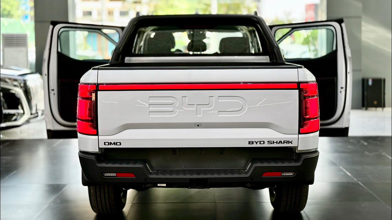 New BYD Shark PHEV ( 2024 ) - First Pickup Truck EV | White Color - YouTube
